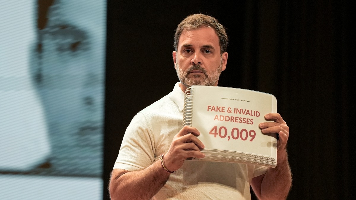 Bengaluru police inspector caught red-handed in Lokayukta bribery trap ...